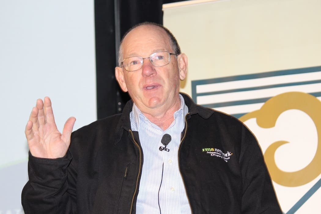 Don't sell your carbon credits and other Howie advice - Sheep Central